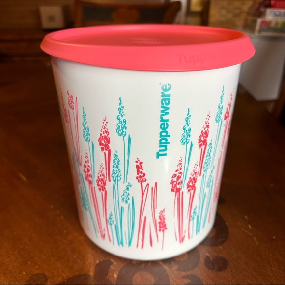 Tupperware | Kitchen | Tupperware One Touch Canister D | Poshmark
